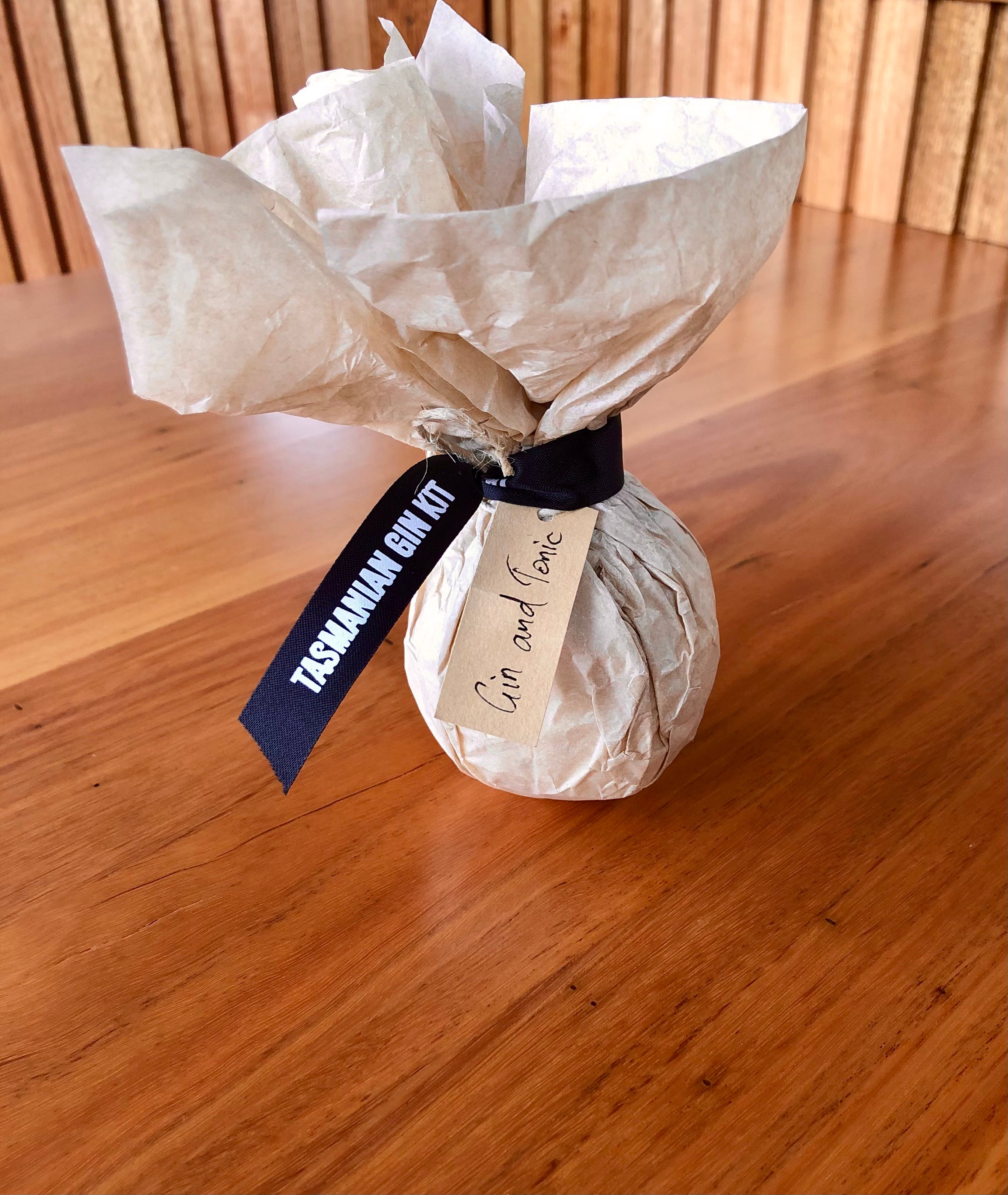 Gin and Tonic Bath bombs – Tasmanian Gin Kit